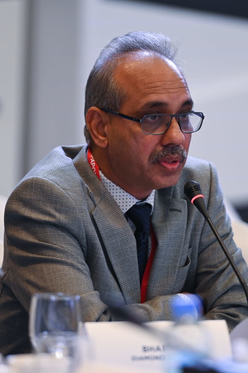 Pressure mounts on Mehul Shah - Heera Zhaveraat