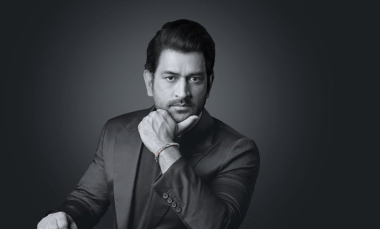 Men of Platinum Honours Cricketing Legend M.S. Dhoni with signature ...