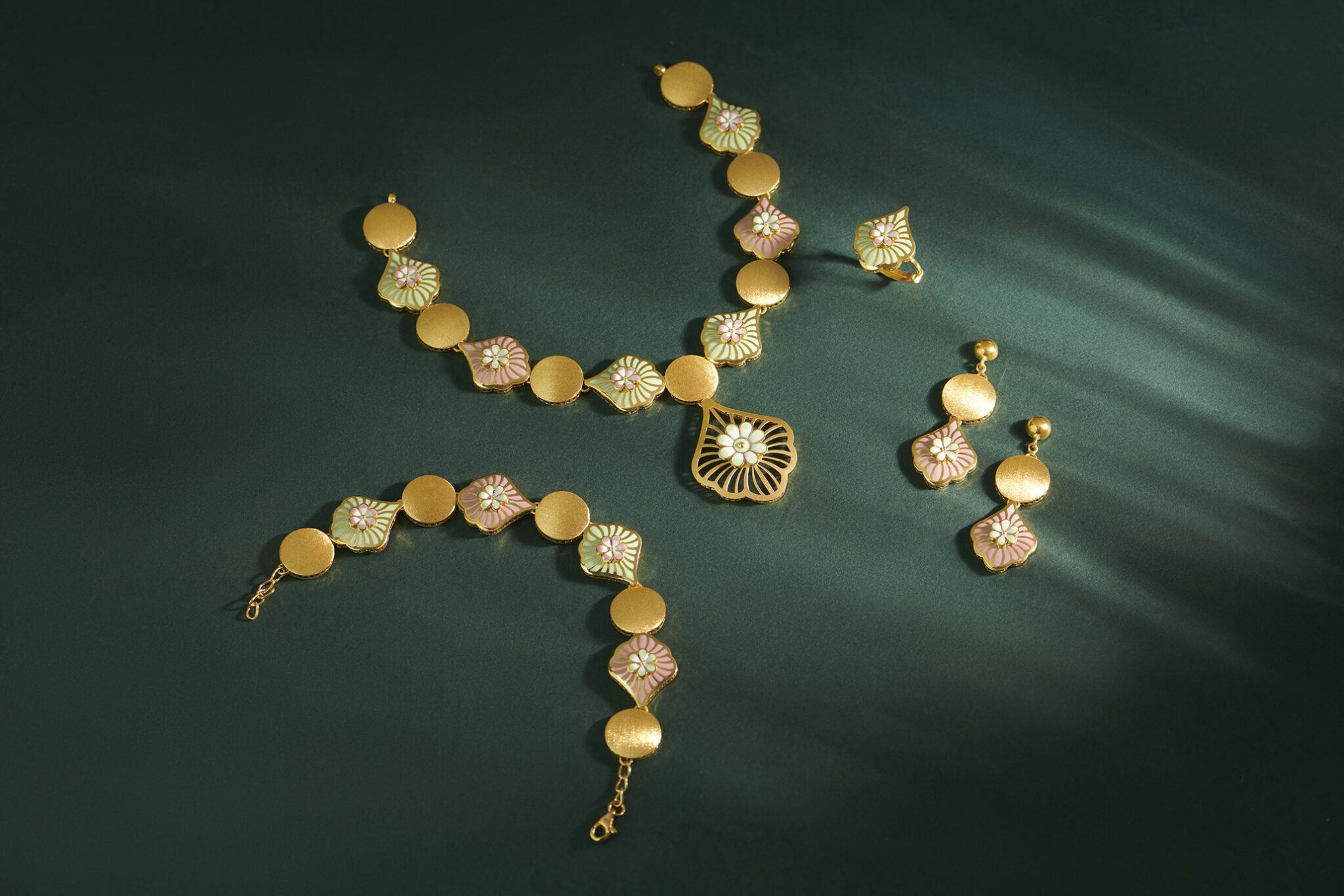 KISNA Diamond & Gold Jewellery launches Akshaya collection capturing ...