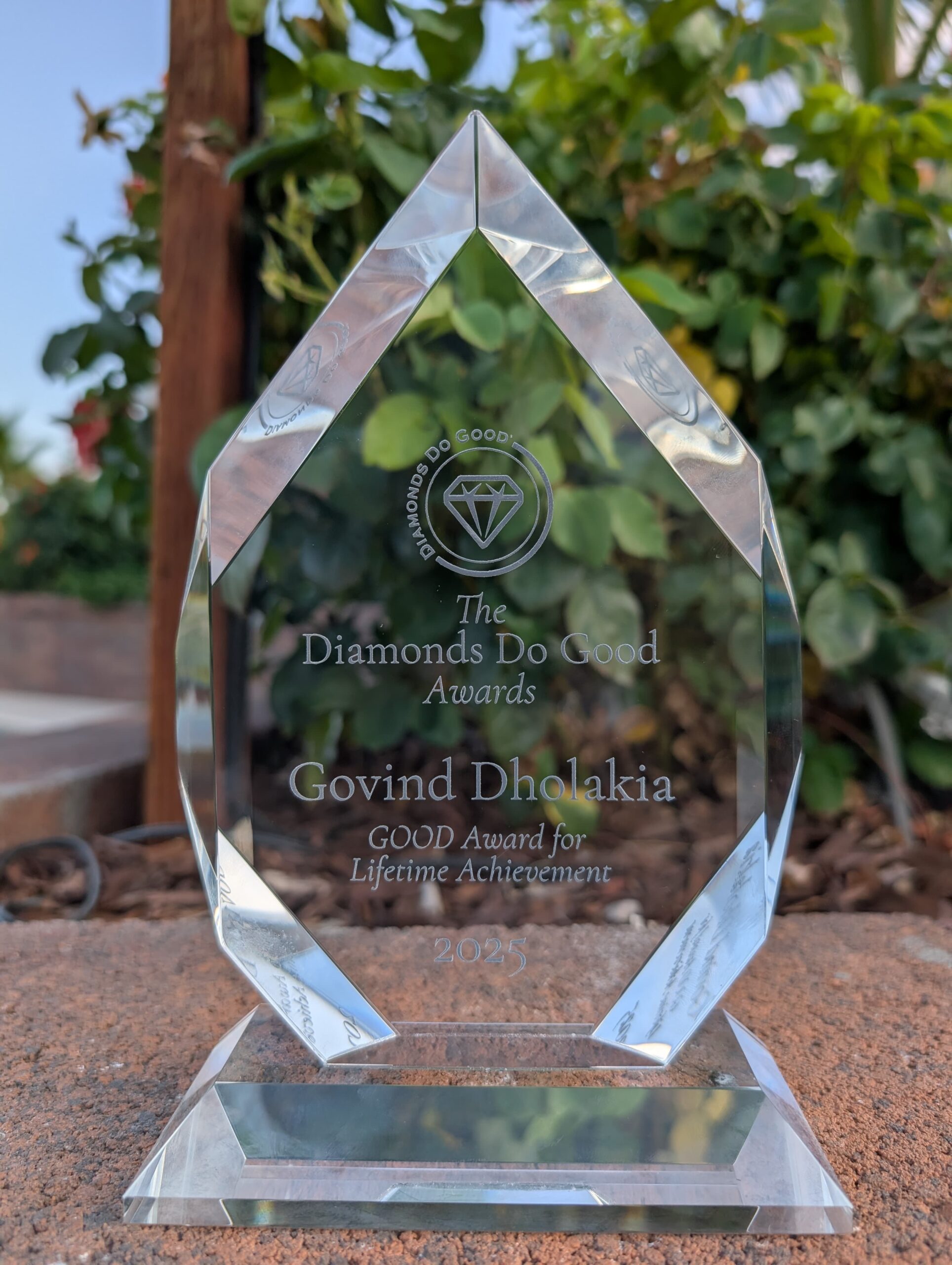 Govind Dholakia of SRK Felicitated with Lifetime Achievement Award ...